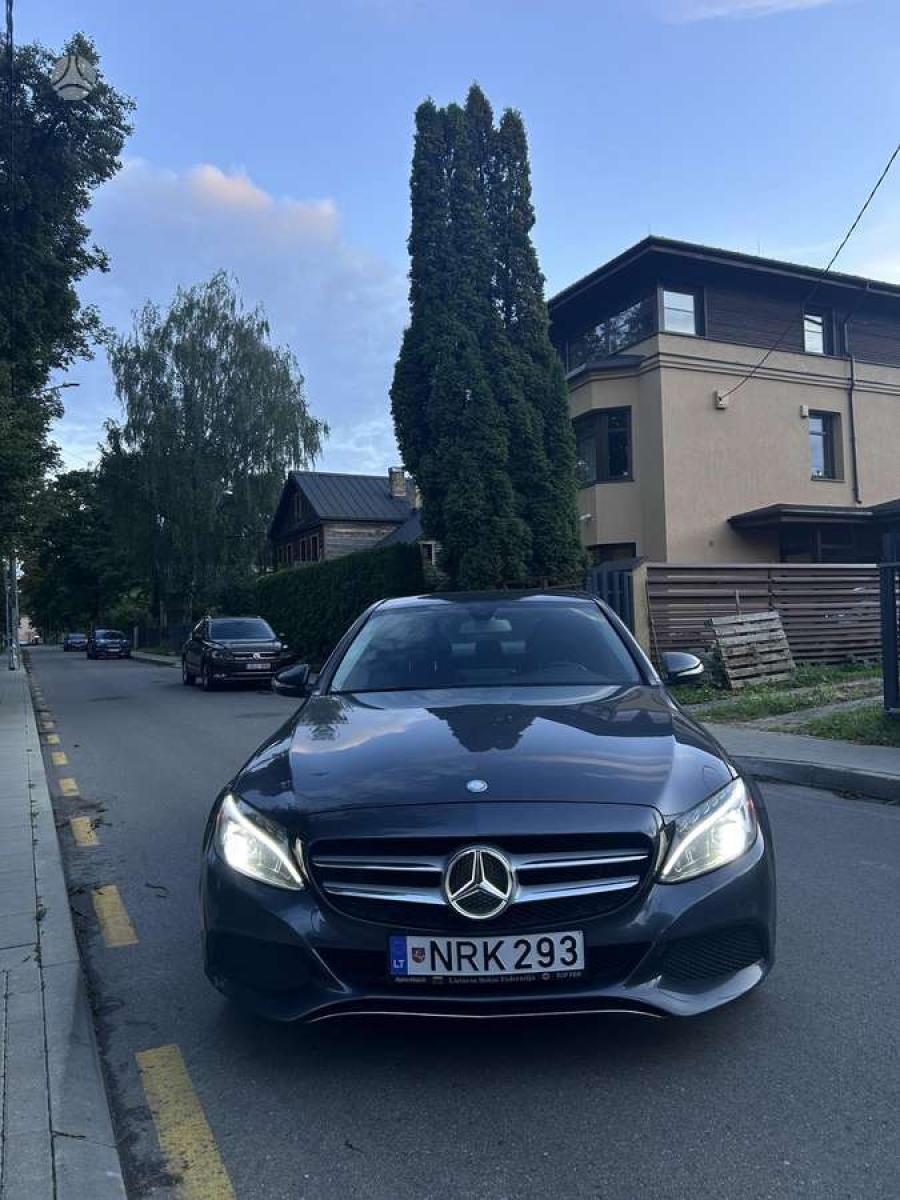 Grey Mercedes-Benz C 300 2016 in Vilnius, with an engine capacity of 1.99 L and mileage of 136 thousand km for 16500 €, photo 16 on AUTOMOTO.COM.LV