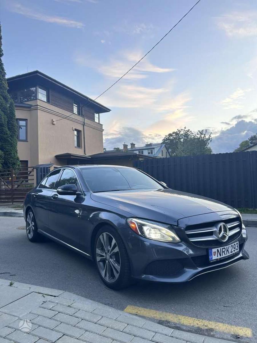 Grey Mercedes-Benz C 300 2016 in Vilnius, with an engine capacity of 1.99 L and mileage of 136 thousand km for 16500 €, photo 17 on AUTOMOTO.COM.LV