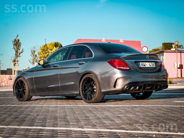 Grey Mercedes-Benz C 300 2017 in Riga, with an engine capacity of 2.00 L and mileage of 184 thousand km for 17000 €, photo 4 on AUTOMOTO.COM.LV