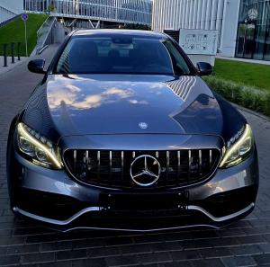 Grey Mercedes-Benz C 300 2017 in Vilnius, with an engine capacity of 2.00 L and mileage of 167 thousand km for 17300 €, photo 3 on AUTOMOTO.COM.LV