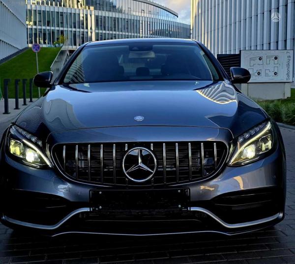 Pelēks Mercedes-Benz C 300 2017 Viļņa, ar dzinēja tilpumu 2.00 L un nobraukumu 167 tūkst. km par 17300 €, foto 4 vietnē AUTOMOTO.COM.LV