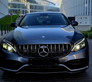 Grey Mercedes-Benz C 300 2017 in Vilnius, with an engine capacity of 2.00 L and mileage of 167 thousand km for 17300 €, photo 5 on AUTOMOTO.COM.LV