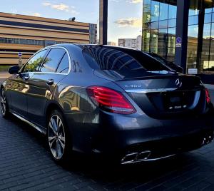 Grey Mercedes-Benz C 300 2017 in Vilnius, with an engine capacity of 2.00 L and mileage of 167 thousand km for 17300 €, photo 14 on AUTOMOTO.COM.LV
