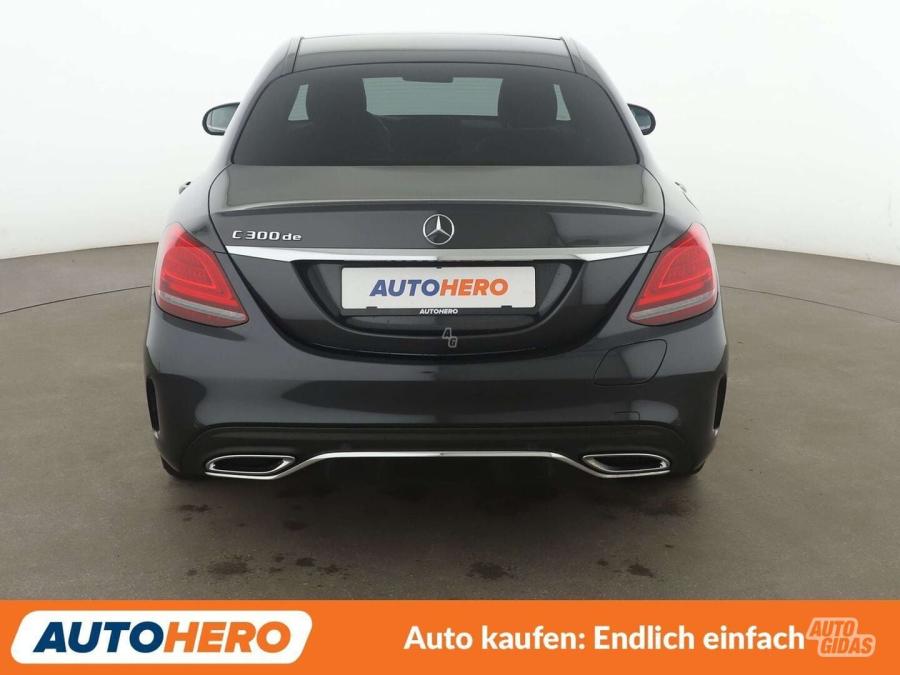 Grey Mercedes-Benz C 300 2020 in Kaunas, with an engine capacity of 2.00 L and mileage of 93 thousand km for 31897 €, photo 5 on AUTOMOTO.COM.LV