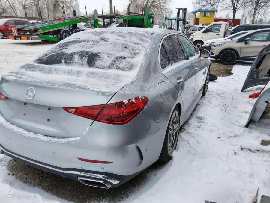 Pelēks Mercedes-Benz C 300 2022 Marijampole, ar dzinēja tilpumu 2.00 L un nobraukumu 55 tūkst. km par 14900 €, foto 1 vietnē AUTOMOTO.COM.LV