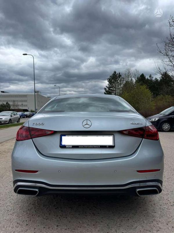 Grey Mercedes-Benz C 300 2022 in Vilnius, with an engine capacity of 2.00 L and mileage of 91 thousand km for 39500 €, photo 9 on AUTOMOTO.COM.LV