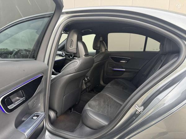 Pelēks Mercedes-Benz C 300 2022 Klaipėda, ar dzinēja tilpumu 2.00 L un nobraukumu 48 tūkst. km par 39000 €, foto 9 vietnē AUTOMOTO.COM.LV