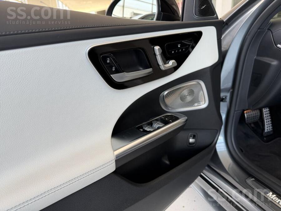Grey Mercedes-Benz C 300 2022 in Riga, with an engine capacity of 2.00 L and mileage of 22 thousand km for 41500 €, photo 12 on AUTOMOTO.COM.LV