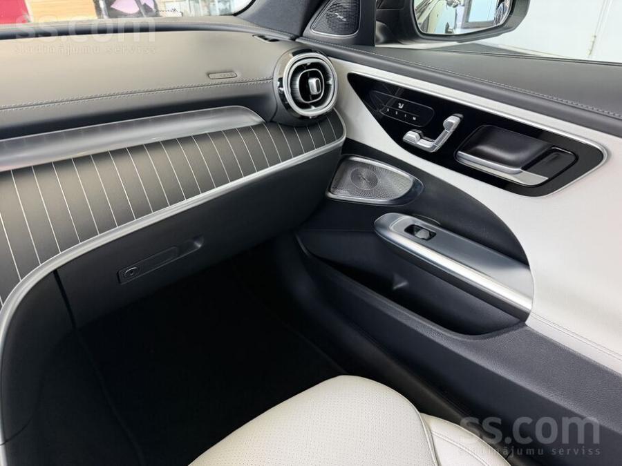 Grey Mercedes-Benz C 300 2022 in Riga, with an engine capacity of 2.00 L and mileage of 22 thousand km for 41500 €, photo 19 on AUTOMOTO.COM.LV