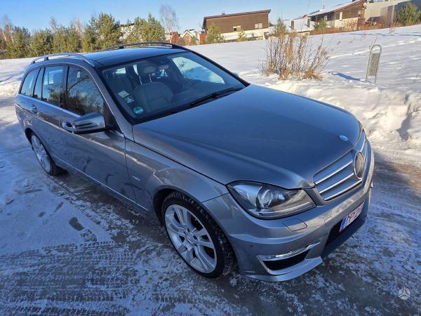 Pelēks Mercedes-Benz C 300 2011 Viļņa, ar dzinēja tilpumu 3.00 L un nobraukumu 358 tūkst. km par 7050 €, foto 1 vietnē AUTOMOTO.COM.LV