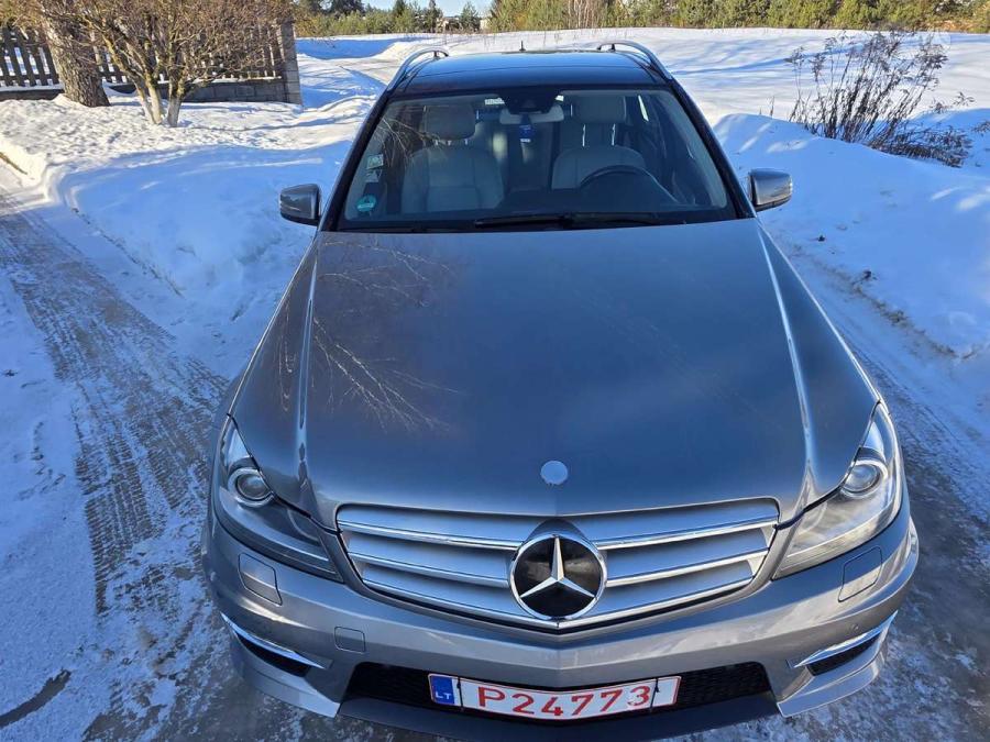 Pelēks Mercedes-Benz C 300 2011 Viļņa, ar dzinēja tilpumu 3.00 L un nobraukumu 358 tūkst. km par 7050 €, foto 3 vietnē AUTOMOTO.COM.LV