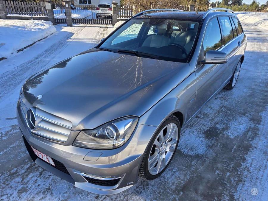 Pelēks Mercedes-Benz C 300 2011 Viļņa, ar dzinēja tilpumu 3.00 L un nobraukumu 358 tūkst. km par 7050 €, foto 4 vietnē AUTOMOTO.COM.LV