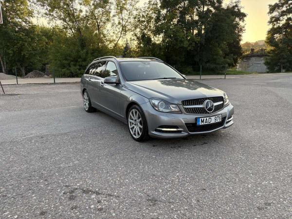 Pelēks Mercedes-Benz C 300 2013 Jonava, ar dzinēja tilpumu 2.99 L un nobraukumu 453 tūkst. km par 6500 €, foto 3 vietnē AUTOMOTO.COM.LV