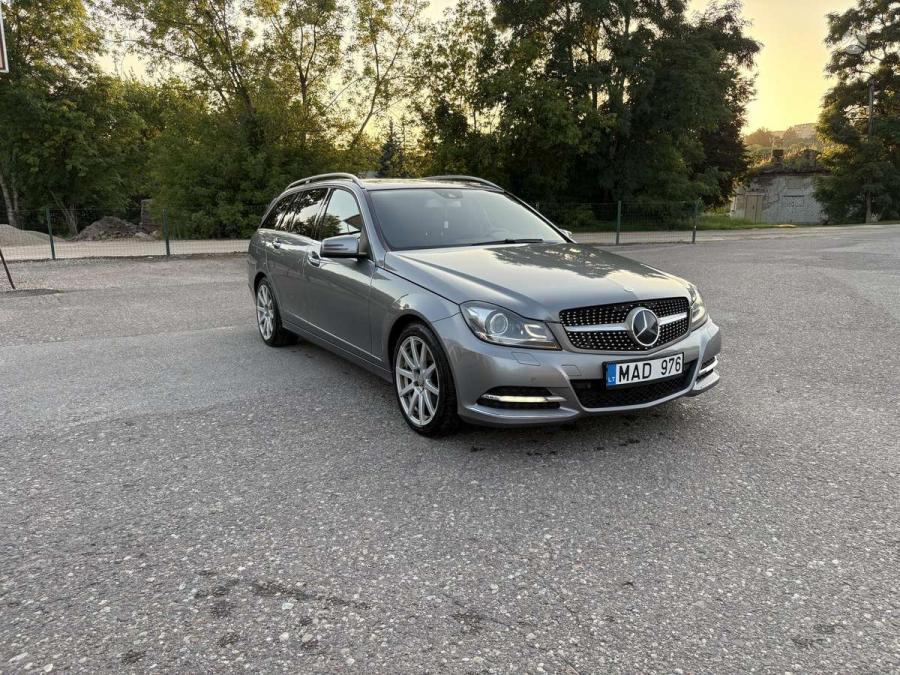 Pelēks Mercedes-Benz C 300 2013 Jonava, ar dzinēja tilpumu 2.99 L un nobraukumu 453 tūkst. km par 6500 €, foto 4 vietnē AUTOMOTO.COM.LV