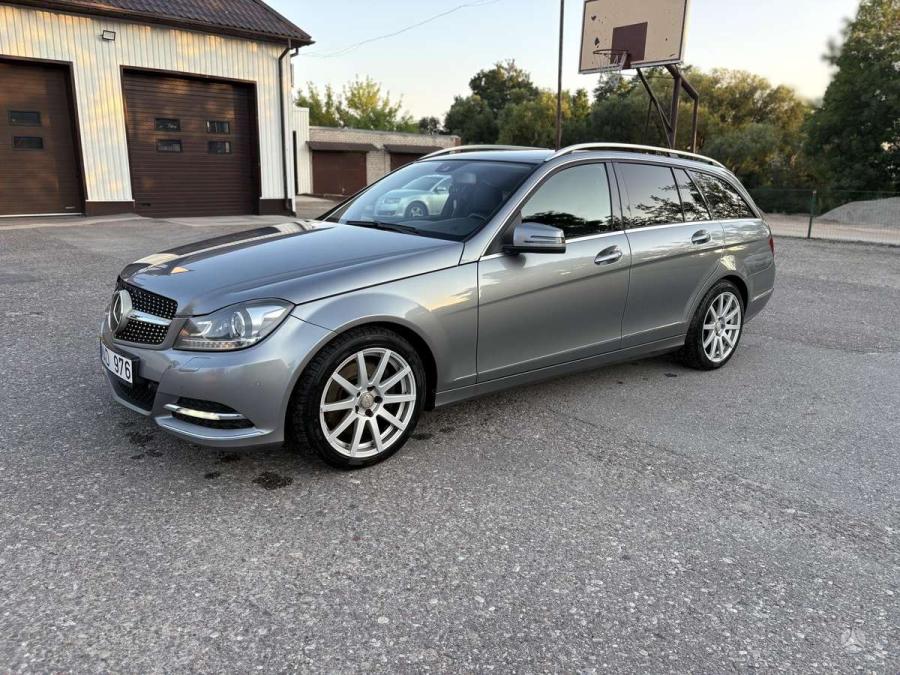 Pelēks Mercedes-Benz C 300 2013 Jonava, ar dzinēja tilpumu 2.99 L un nobraukumu 453 tūkst. km par 6500 €, foto 10 vietnē AUTOMOTO.COM.LV