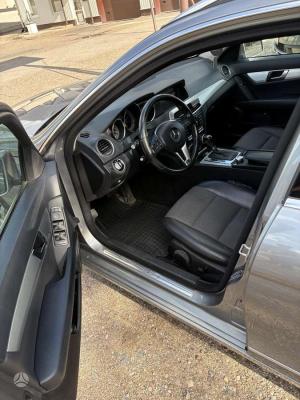 Pelēks Mercedes-Benz C 300 2013 Jonava, ar dzinēja tilpumu 2.99 L un nobraukumu 453 tūkst. km par 6500 €, foto 15 vietnē AUTOMOTO.COM.LV