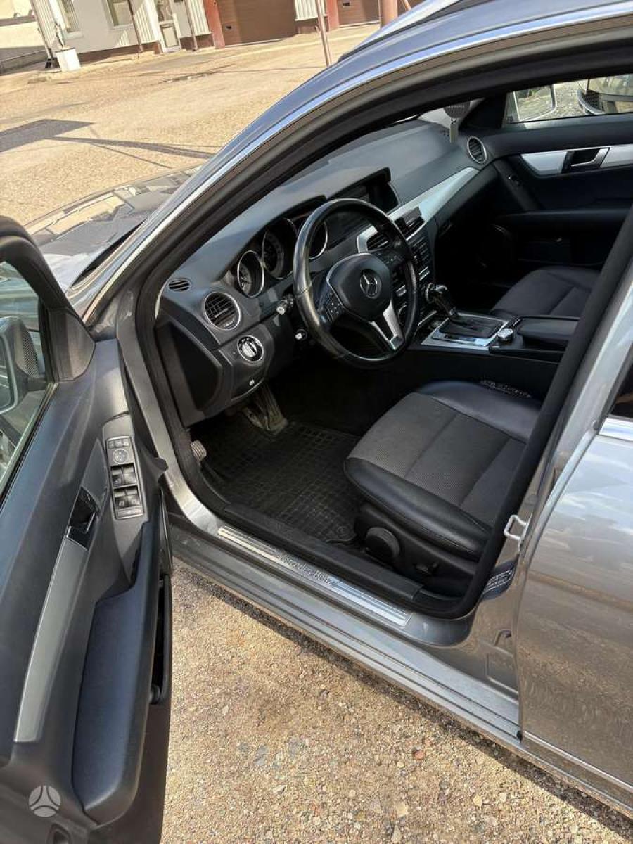 Pelēks Mercedes-Benz C 300 2013 Jonava, ar dzinēja tilpumu 2.99 L un nobraukumu 453 tūkst. km par 6500 €, foto 15 vietnē AUTOMOTO.COM.LV