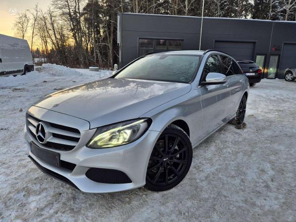 Grey Mercedes-Benz C 300 2015 in Utena, with an engine capacity of 2.14 L and mileage of 289 thousand km for 13990 €, photo 1 on AUTOMOTO.COM.LV