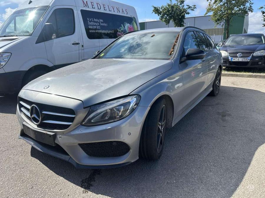 Pelēks Mercedes-Benz C 300 2015 Šauļi, ar dzinēja tilpumu 2.10 L un nobraukumu 215 tūkst. km par 9600 €, foto 1 vietnē AUTOMOTO.COM.LV