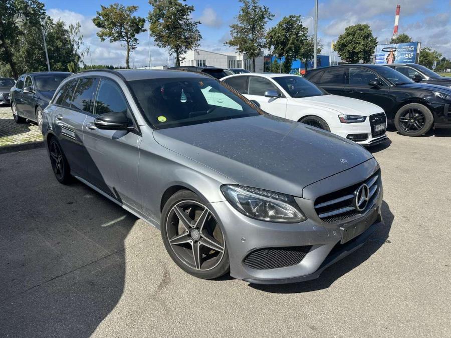 Pelēks Mercedes-Benz C 300 2015 Šauļi, ar dzinēja tilpumu 2.10 L un nobraukumu 215 tūkst. km par 9600 €, foto 3 vietnē AUTOMOTO.COM.LV