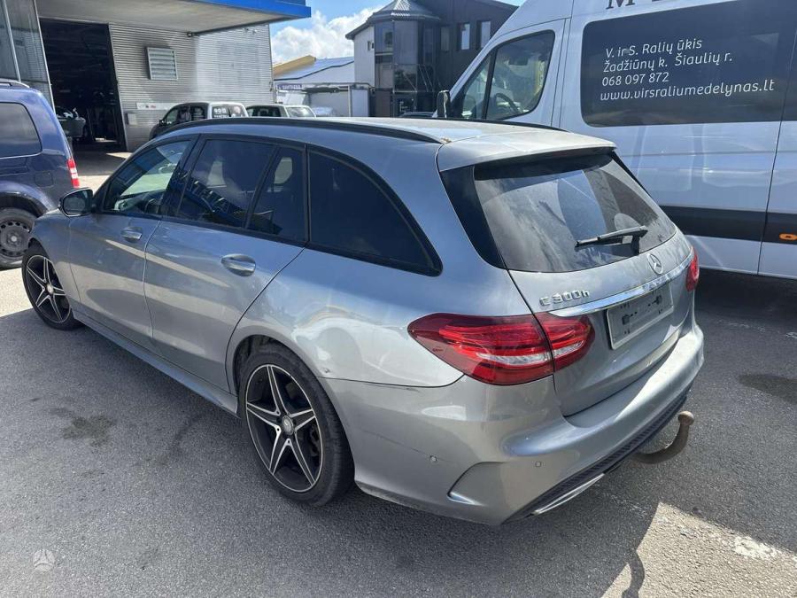 Pelēks Mercedes-Benz C 300 2015 Šauļi, ar dzinēja tilpumu 2.10 L un nobraukumu 215 tūkst. km par 9600 €, foto 5 vietnē AUTOMOTO.COM.LV