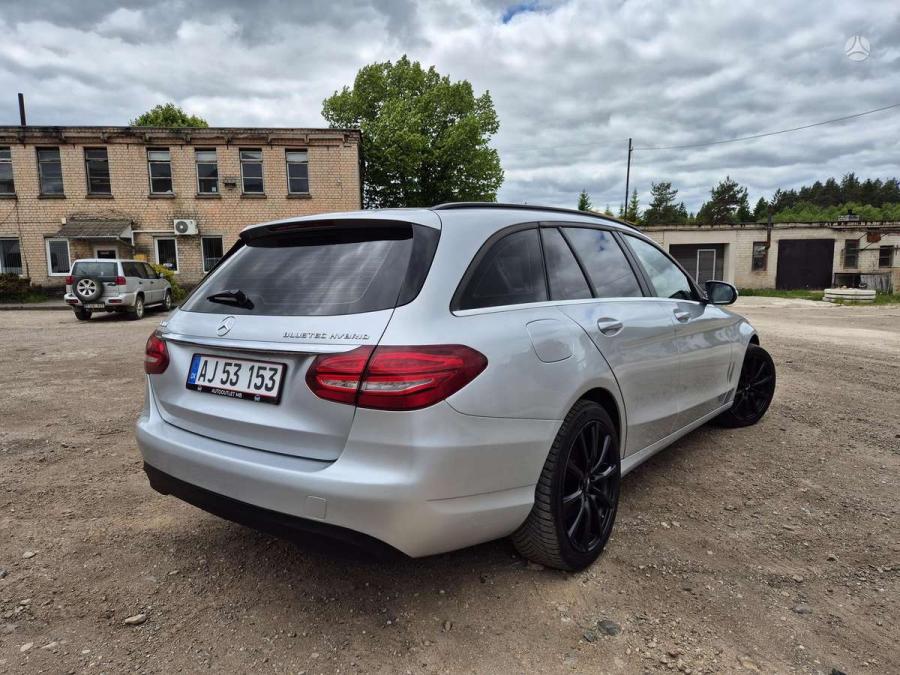 Pelēks Mercedes-Benz C 300 2015 Utena, ar dzinēja tilpumu 2.14 L un nobraukumu 290 tūkst. km par 8000 €, foto 5 vietnē AUTOMOTO.COM.LV