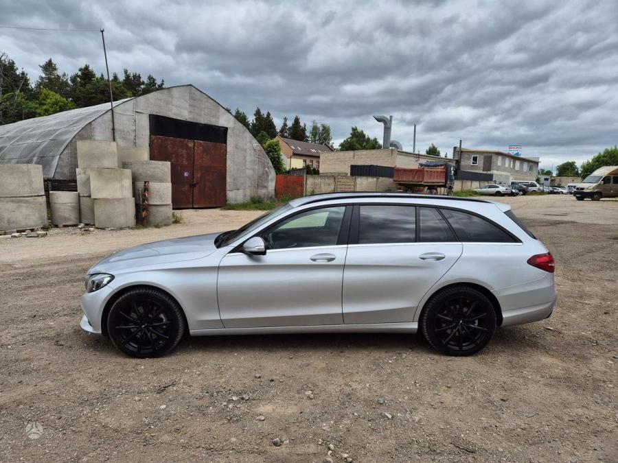 Pelēks Mercedes-Benz C 300 2015 Utena, ar dzinēja tilpumu 2.14 L un nobraukumu 290 tūkst. km par 8000 €, foto 6 vietnē AUTOMOTO.COM.LV