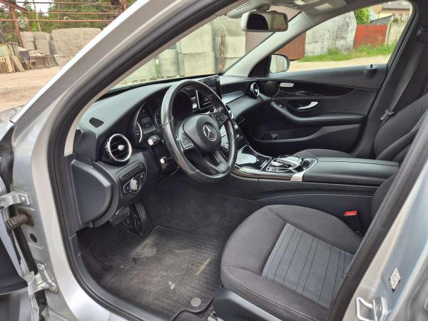 Grey Mercedes-Benz C 300 2015 in Utena, with an engine capacity of 2.14 L and mileage of 290 thousand km for 8000 €, photo 10 on AUTOMOTO.COM.LV
