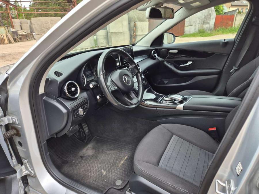 Pelēks Mercedes-Benz C 300 2015 Utena, ar dzinēja tilpumu 2.14 L un nobraukumu 290 tūkst. km par 8000 €, foto 11 vietnē AUTOMOTO.COM.LV