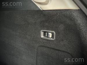Серый Мерседес Ц 300 2016 в Елгава, объемом двигателя 2.20 л и пробегом 322 тыс. км за 11200 €, фото 9 на AUTOMOTO.COM.LV