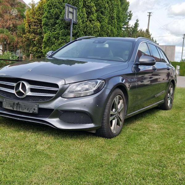 Grey Mercedes-Benz C 300 2018 in Skaudvile, with an engine capacity of 2.10 L and mileage of 291 thousand km for 10500 €, photo 1 on AUTOMOTO.COM.LV