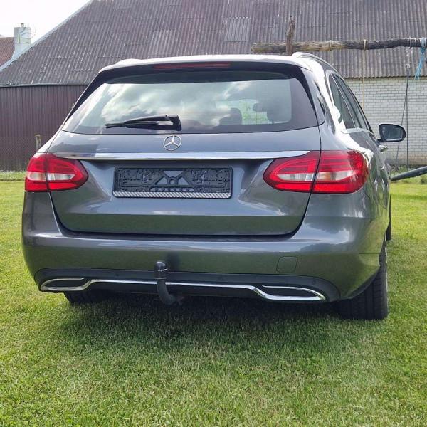 Grey Mercedes-Benz C 300 2018 in Skaudvile, with an engine capacity of 2.10 L and mileage of 291 thousand km for 10500 €, photo 6 on AUTOMOTO.COM.LV