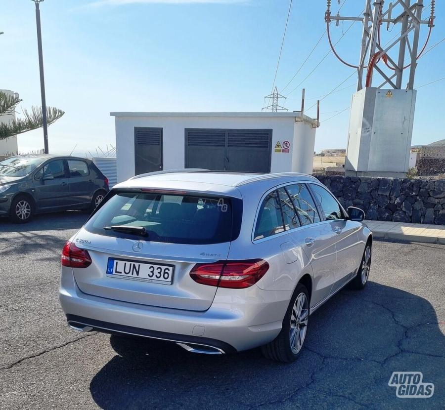 Grey Mercedes-Benz C 300 2019 in Vilnius, with an engine capacity of 2.00 L and mileage of 109 thousand km for 24900 €, photo 5 on AUTOMOTO.COM.LV