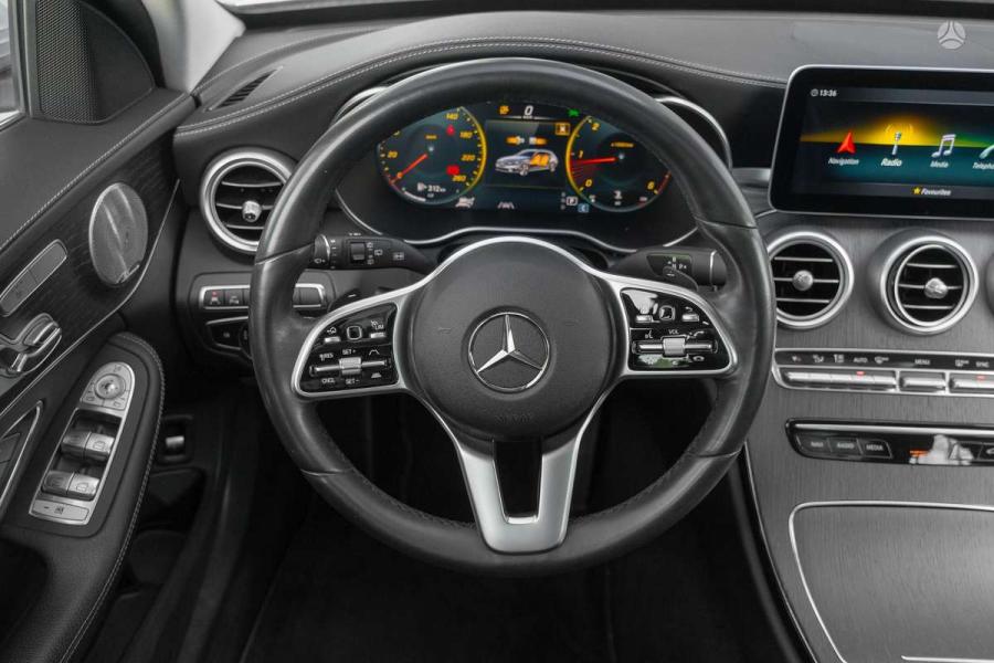 Серый Мерседес Ц 300 2019 в Вильнюс, объемом двигателя 1.95 л и пробегом 110 тыс. км за 22900 €, фото 24 на AUTOMOTO.COM.LV
