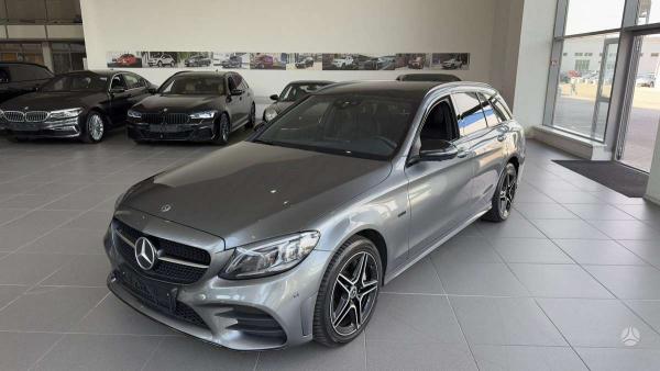 Grey Mercedes-Benz C 300 2021 in Marijampole, with an engine capacity of 1.95 L and mileage of 181 thousand km for 18999 €, photo 2 on AUTOMOTO.COM.LV