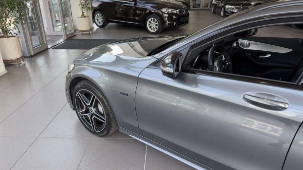 Grey Mercedes-Benz C 300 2021 in Marijampole, with an engine capacity of 1.95 L and mileage of 181 thousand km for 18999 €, photo 3 on AUTOMOTO.COM.LV