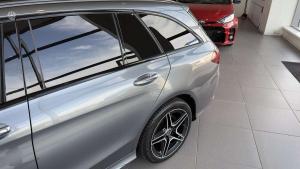 Pelēks Mercedes-Benz C 300 2021 Marijampole, ar dzinēja tilpumu 1.95 L un nobraukumu 181 tūkst. km par 18999 €, foto 7 vietnē AUTOMOTO.COM.LV