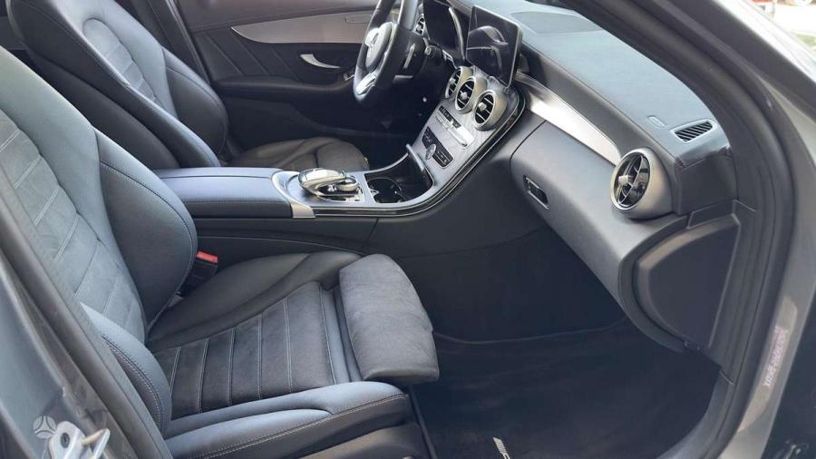 Pelēks Mercedes-Benz C 300 2021 Marijampole, ar dzinēja tilpumu 1.95 L un nobraukumu 181 tūkst. km par 18999 €, foto 18 vietnē AUTOMOTO.COM.LV