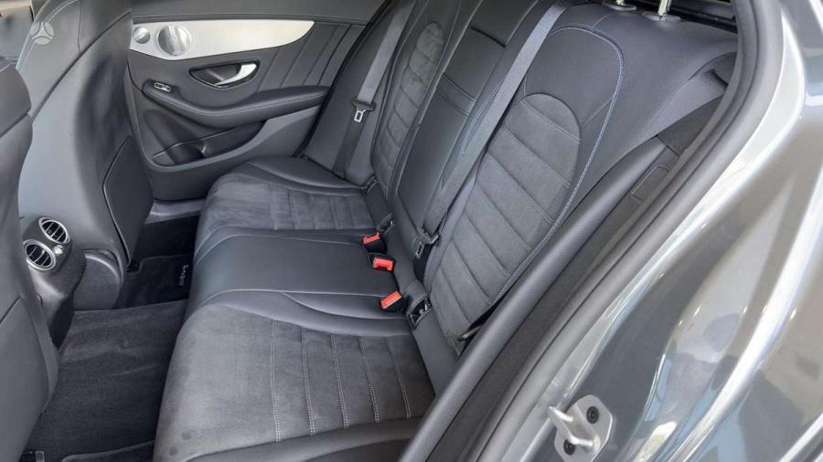 Pelēks Mercedes-Benz C 300 2021 Marijampole, ar dzinēja tilpumu 1.95 L un nobraukumu 181 tūkst. km par 18999 €, foto 21 vietnē AUTOMOTO.COM.LV