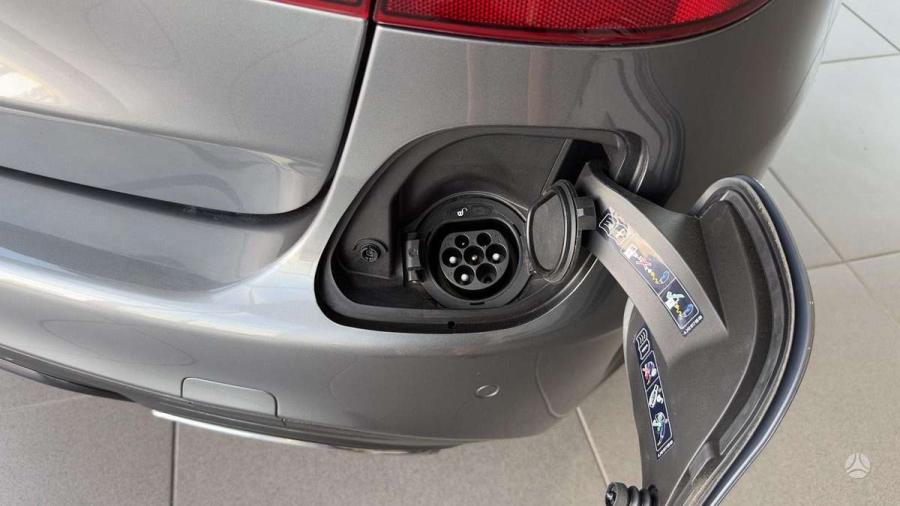 Pelēks Mercedes-Benz C 300 2021 Marijampole, ar dzinēja tilpumu 1.95 L un nobraukumu 181 tūkst. km par 18999 €, foto 36 vietnē AUTOMOTO.COM.LV