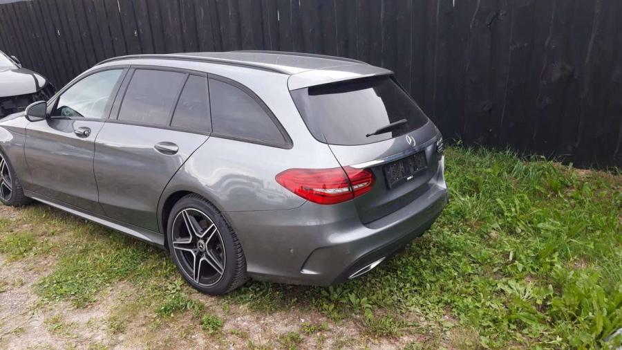Grey Mercedes-Benz C 300 2021 in Marijampole, with an engine capacity of 1.95 L and mileage of 117 thousand km for 16999 €, photo 13 on AUTOMOTO.COM.LV