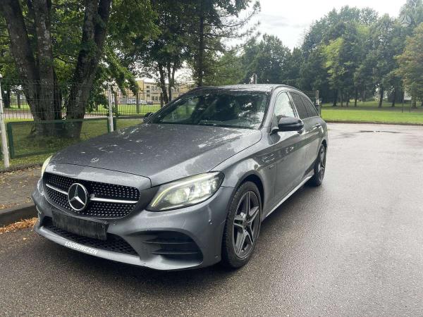 Grey Mercedes-Benz C 300 2021 in Taurage, with an engine capacity of 2.00 L and mileage of 446 thousand km for 10800 €, photo 1 on AUTOMOTO.COM.LV