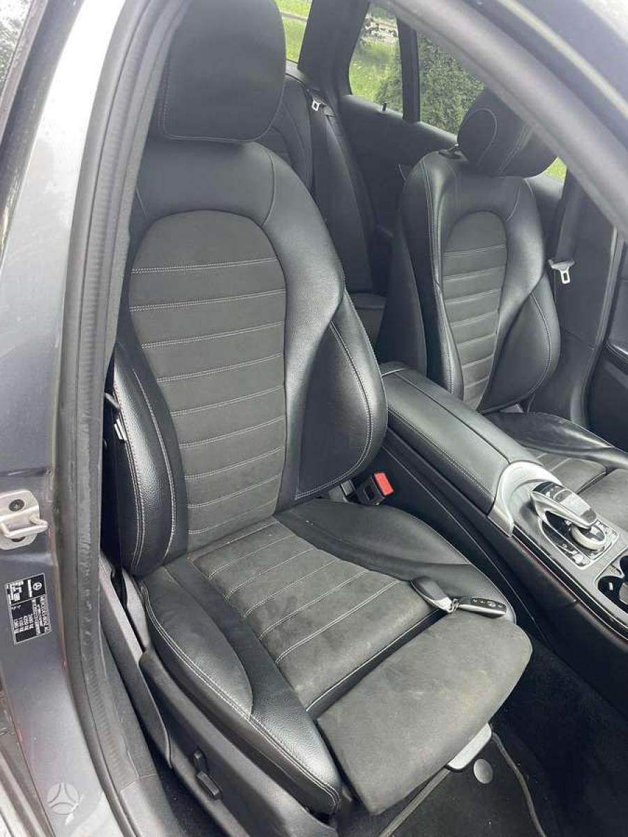 Grey Mercedes-Benz C 300 2021 in Taurage, with an engine capacity of 2.00 L and mileage of 446 thousand km for 10800 €, photo 24 on AUTOMOTO.COM.LV