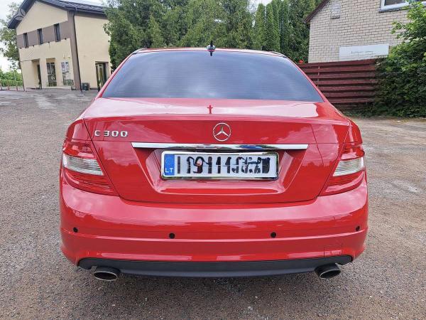 Sarkans Mercedes-Benz C 300 2009 Šilutė, ar dzinēja tilpumu 3.00 L un nobraukumu 251 tūkst. km par 6300 €, foto 4 vietnē AUTOMOTO.COM.LV