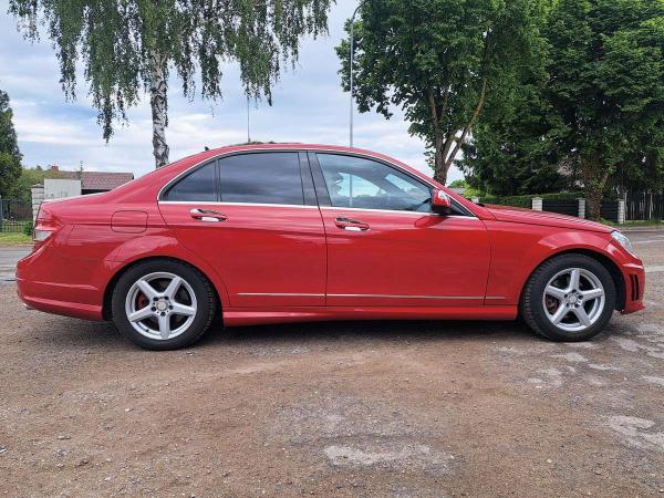 Sarkans Mercedes-Benz C 300 2009 Šilutė, ar dzinēja tilpumu 3.00 L un nobraukumu 251 tūkst. km par 6300 €, foto 6 vietnē AUTOMOTO.COM.LV