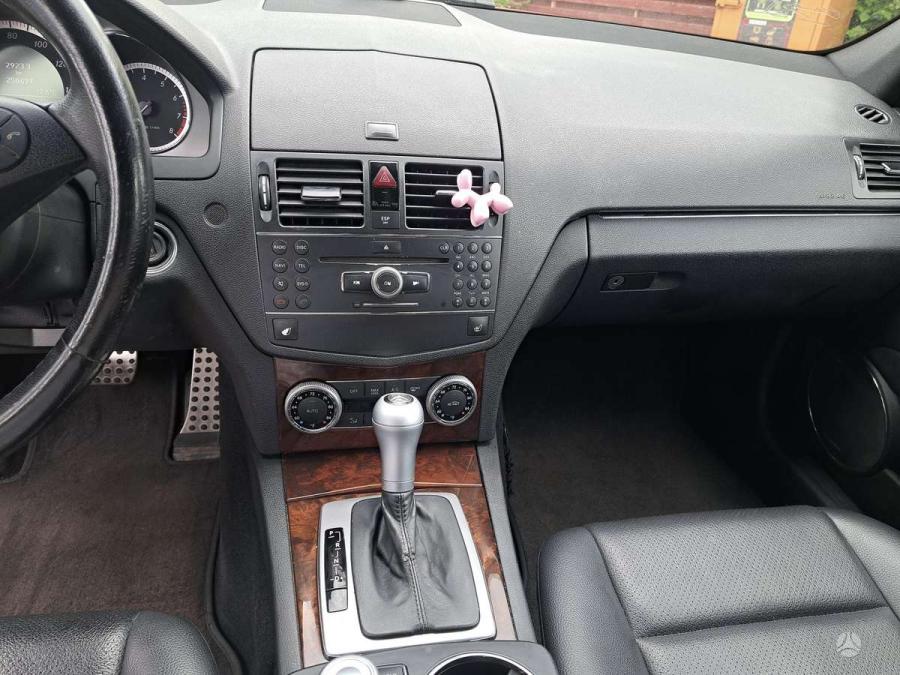 Sarkans Mercedes-Benz C 300 2009 Šilutė, ar dzinēja tilpumu 3.00 L un nobraukumu 251 tūkst. km par 6300 €, foto 11 vietnē AUTOMOTO.COM.LV