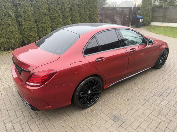 Red Mercedes-Benz C 300 2018 in Vilnius, with an engine capacity of 2.00 L and mileage of 117 thousand km for 18900 €, photo 7 on AUTOMOTO.COM.LV