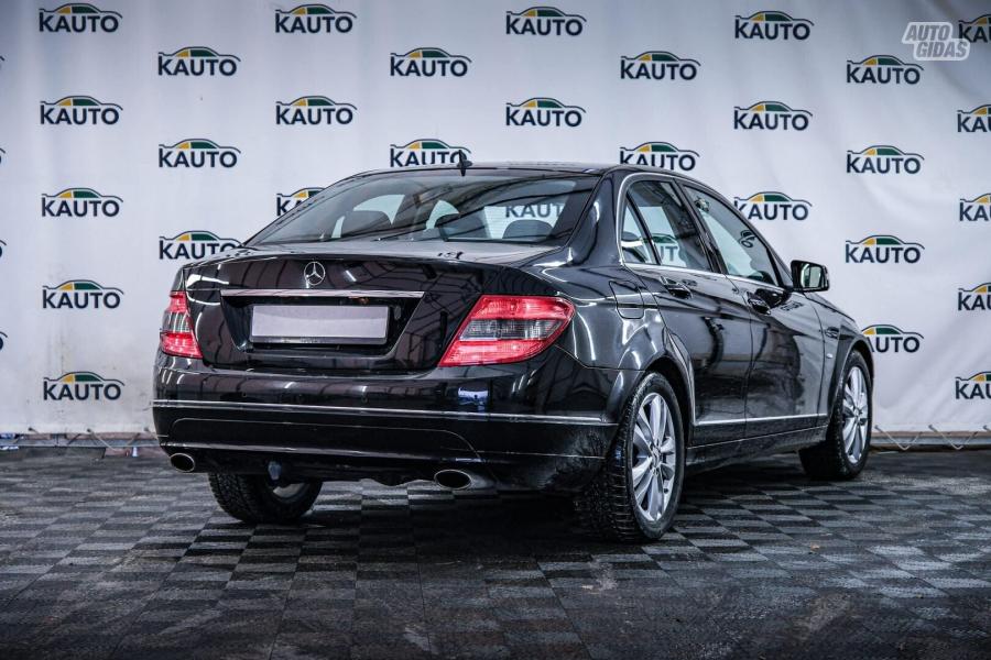 Mercedes-Benz C 300 2010 in Kaunas, with an engine capacity of 3.00 L and mileage of 328 thousand km for 6490 €, photo 3 on AUTOMOTO.COM.LV