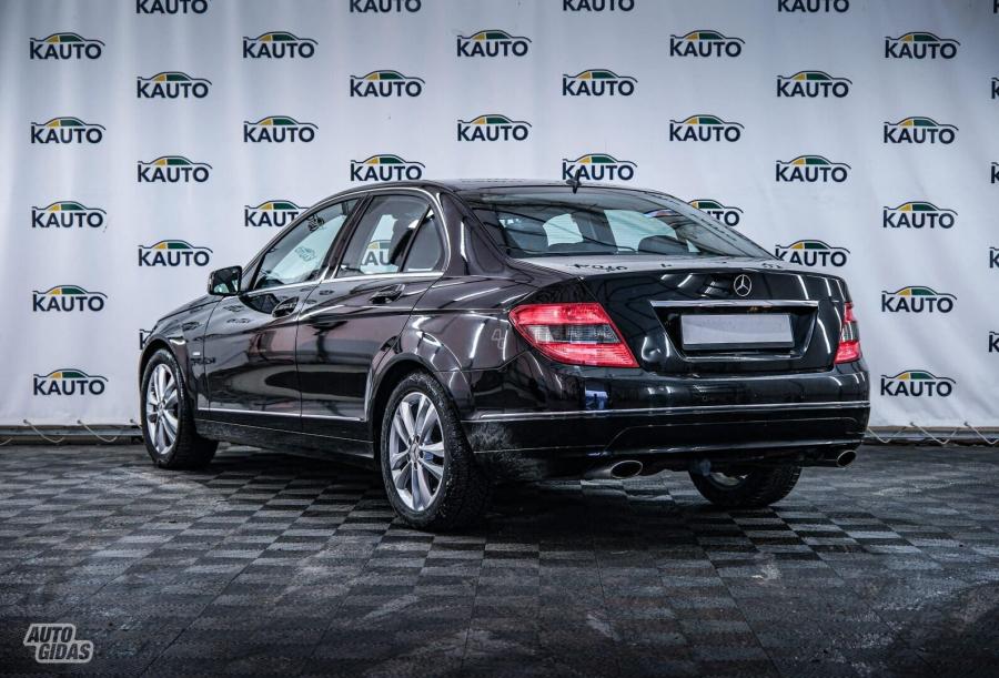 Mercedes-Benz C 300 2010 in Kaunas, with an engine capacity of 3.00 L and mileage of 328 thousand km for 6490 €, photo 4 on AUTOMOTO.COM.LV