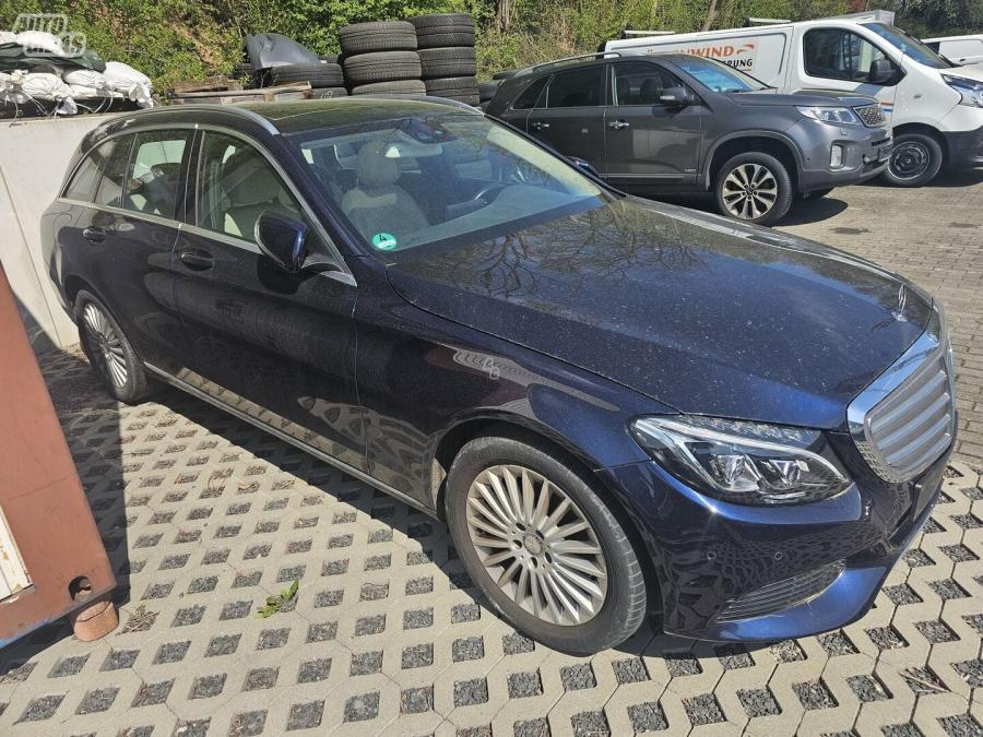 Mercedes-Benz C 300 2016 in Kaunas, with an engine capacity of 2.10 L and mileage of 279 thousand km for 8450 €, photo 3 on AUTOMOTO.COM.LV